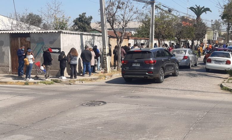 Plebiscito 2022: Largas filas en Carabineros de Quillota para presentar excusas - TUOPINAS.CL